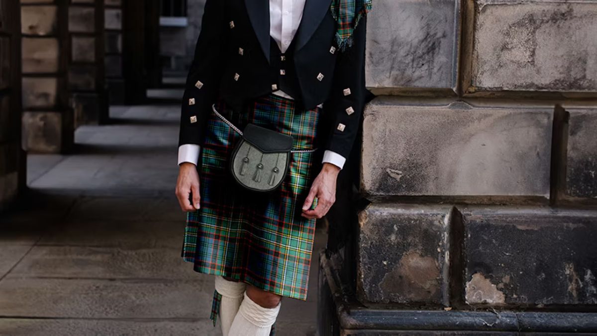 Mastering the 8 Yard Kilt | A Guide to Classic Scottish Kilts and Their Legacy